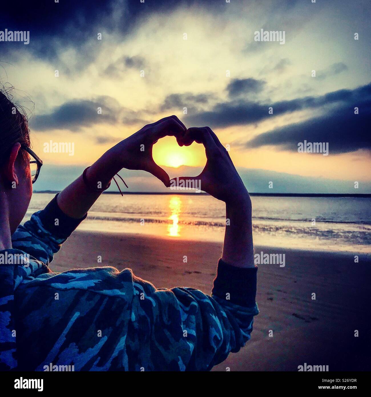 Hearts hands hi-res stock photography and images - Alamy