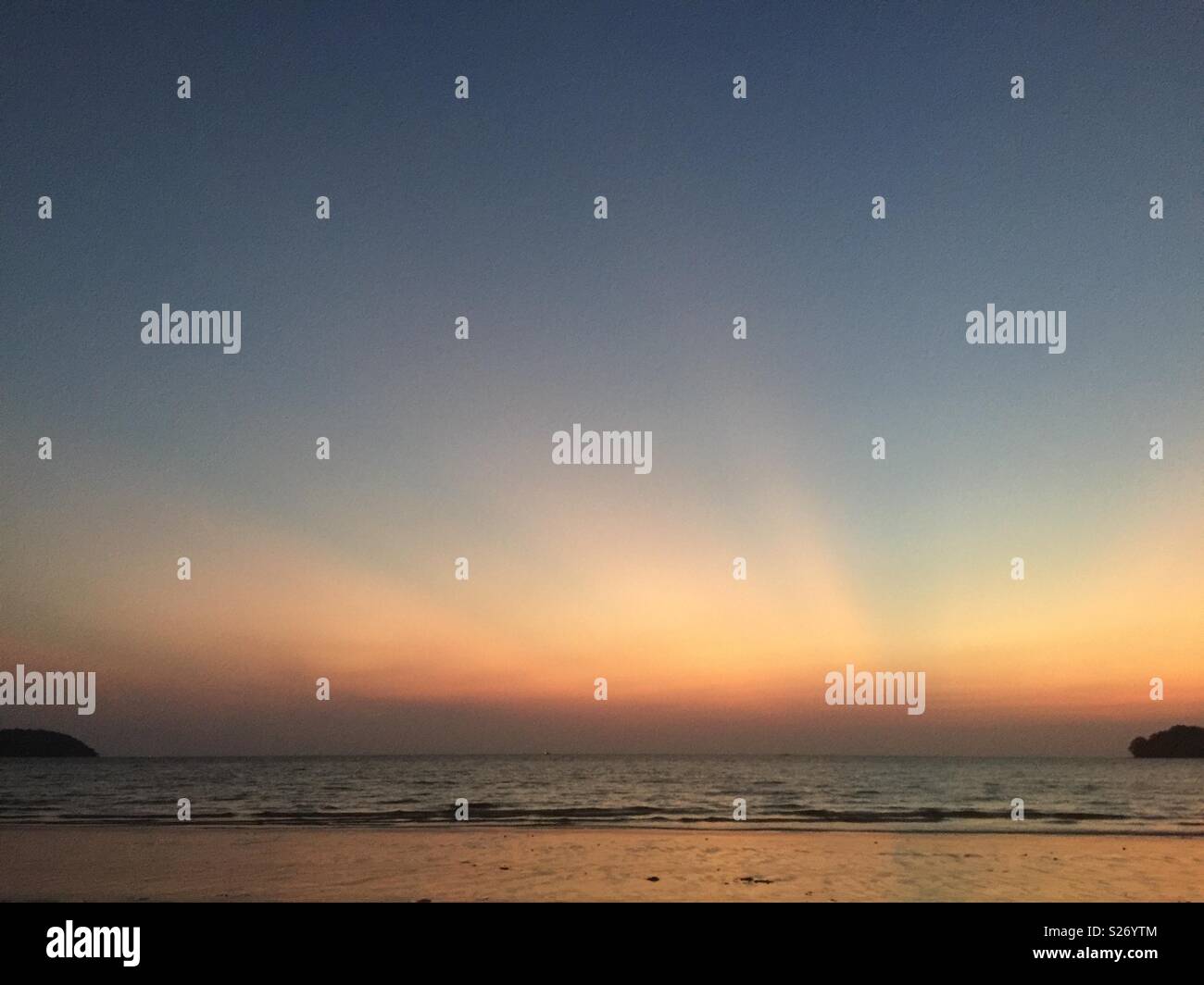 Dark water offshore hi-res stock photography and images - Alamy