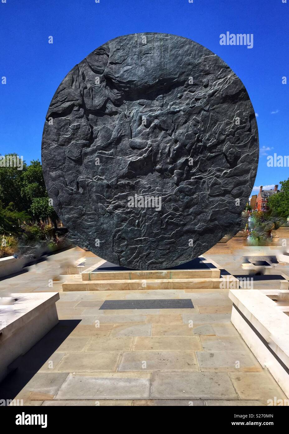 Statue at st thomas hospital london hi-res stock photography and images ...