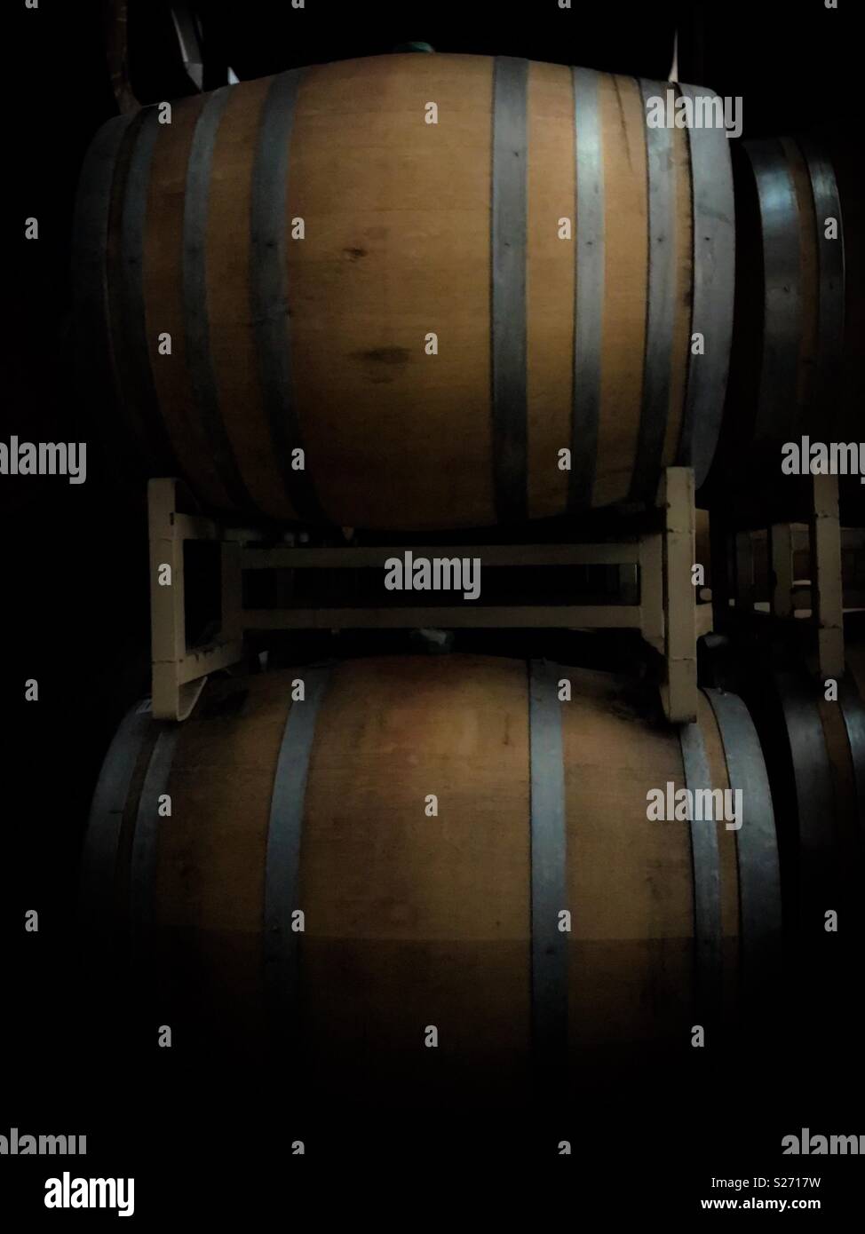 Oak wood wine barrels hi-res stock photography and images - Alamy