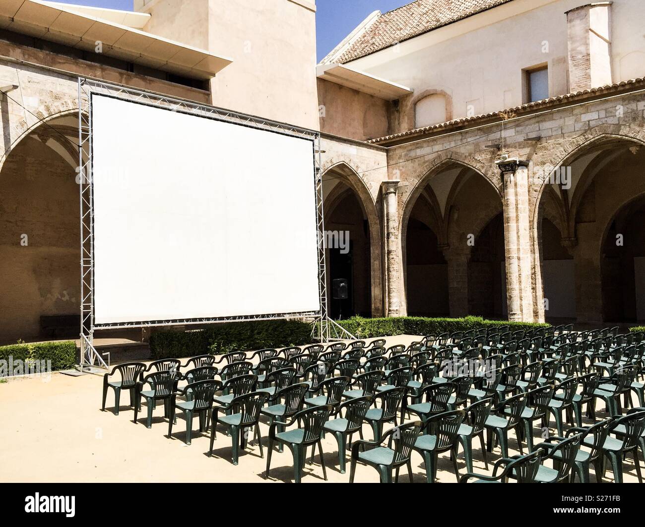 Old cinema screen hi-res stock photography and images - Alamy