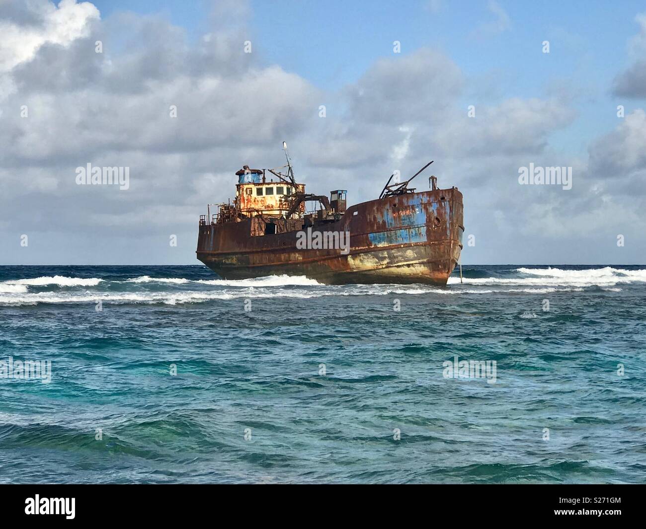 Shipwreck landscape hi-res stock photography and images - Alamy