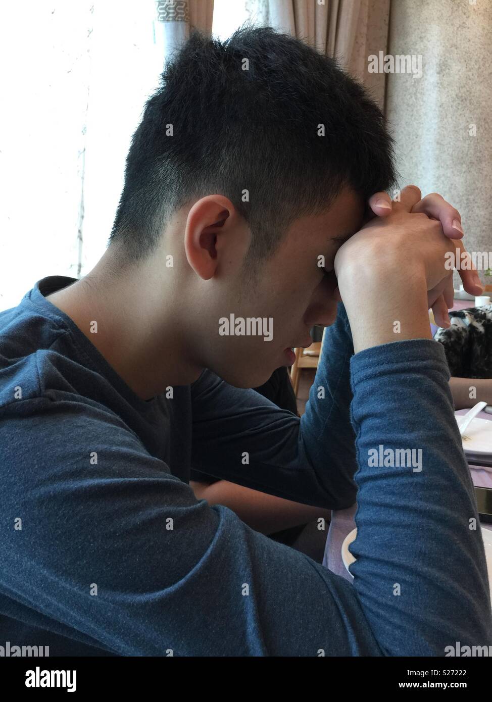 Feeling unwell hi-res stock photography and images - Alamy