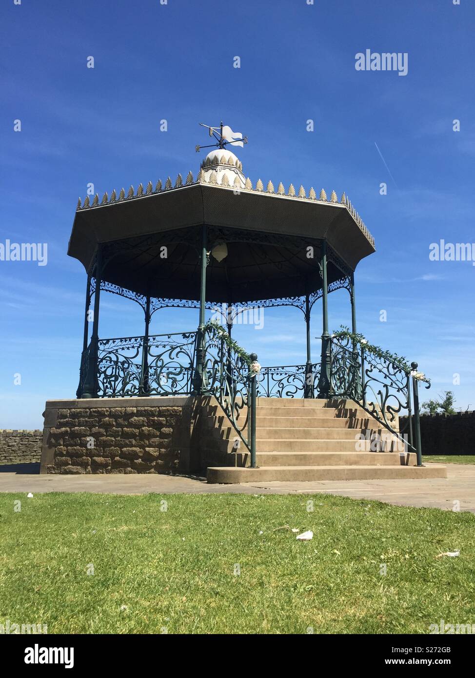 Wedding bandstand hi-res stock photography and images - Alamy