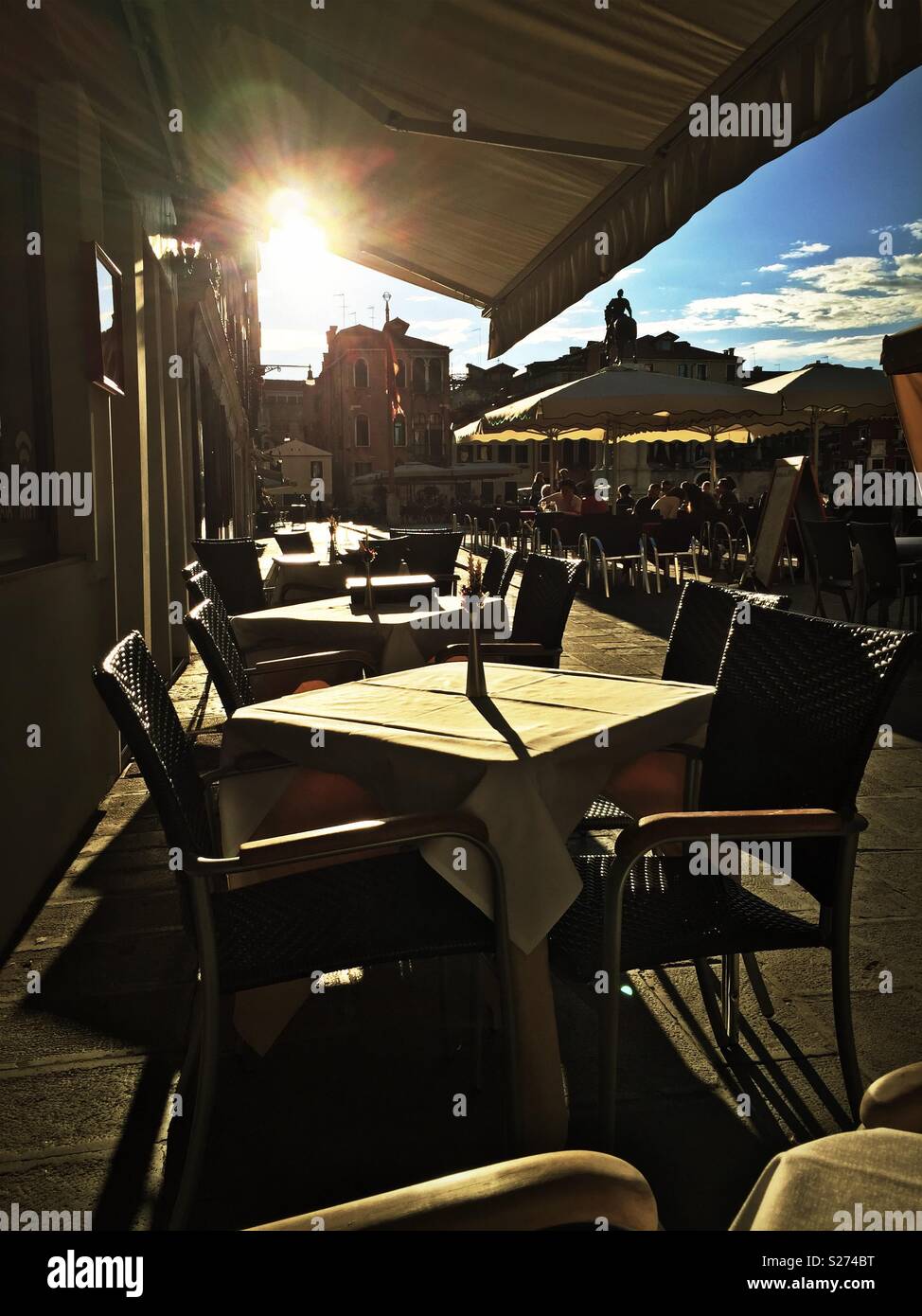 Somewhere restaurant hi-res stock photography and images - Alamy