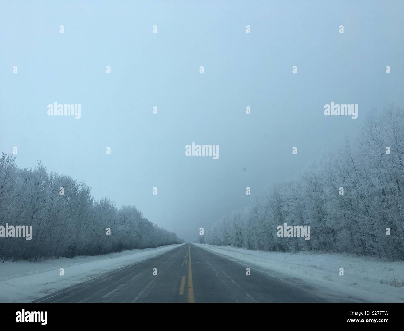 Highway and dark skies hi-res stock photography and images - Alamy