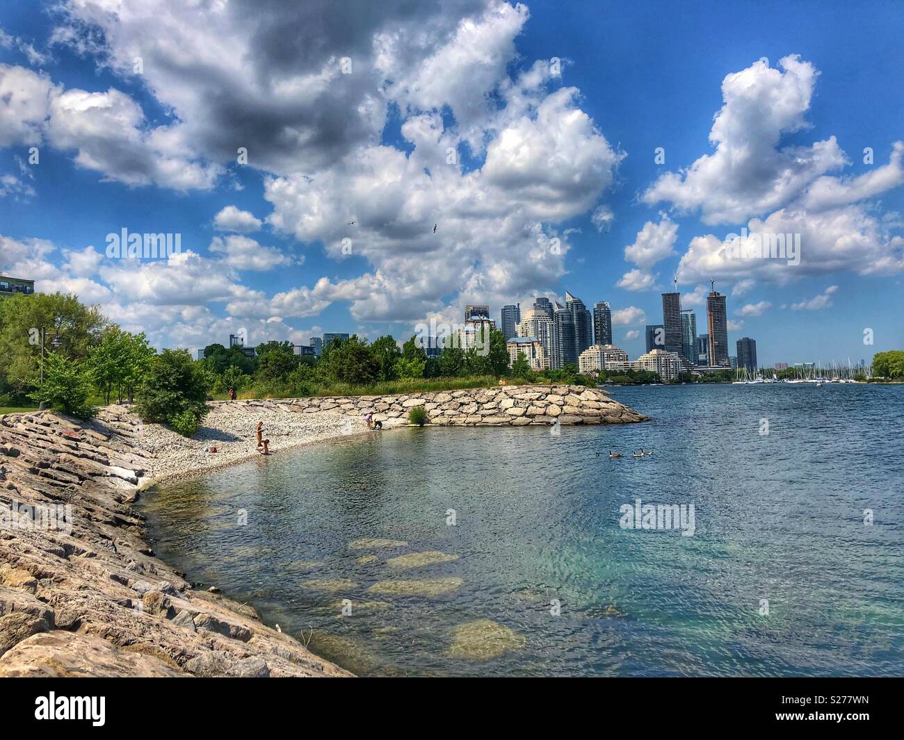 Lake Ontario shoreline in Toronto Stock Photo - Alamy