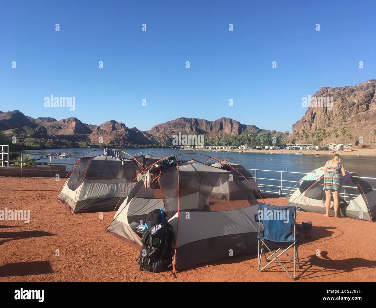 Camping by river hi-res stock photography and images - Alamy