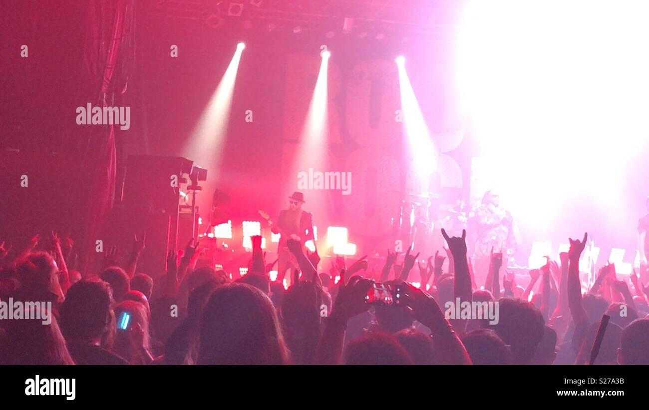Glasgow crowd gig hi-res stock photography and images - Alamy