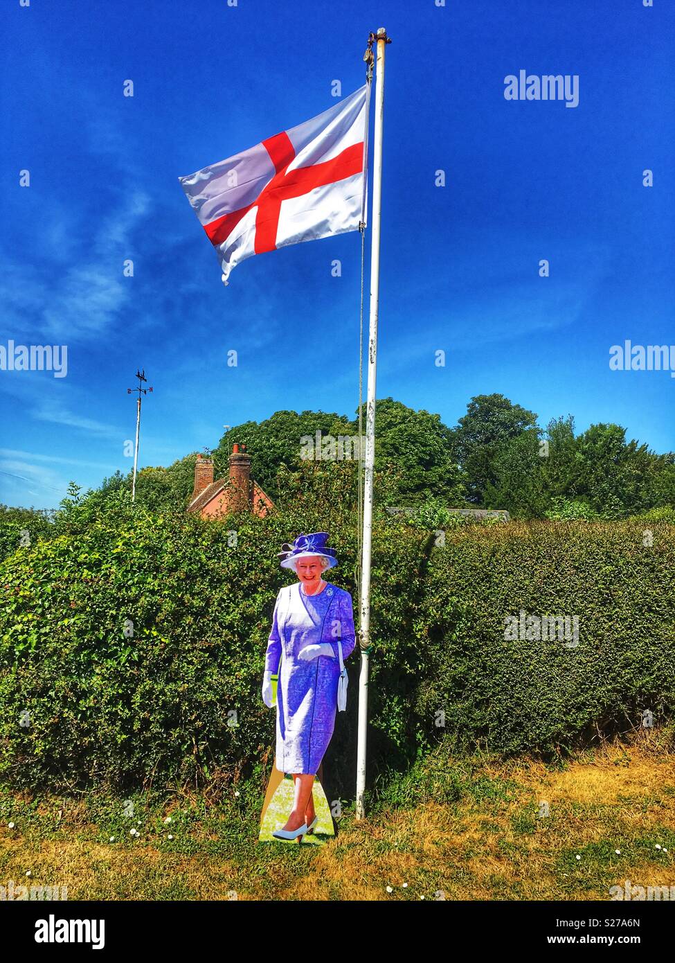 Cardboard cutout queen elizabeth hi-res stock photography and images ...