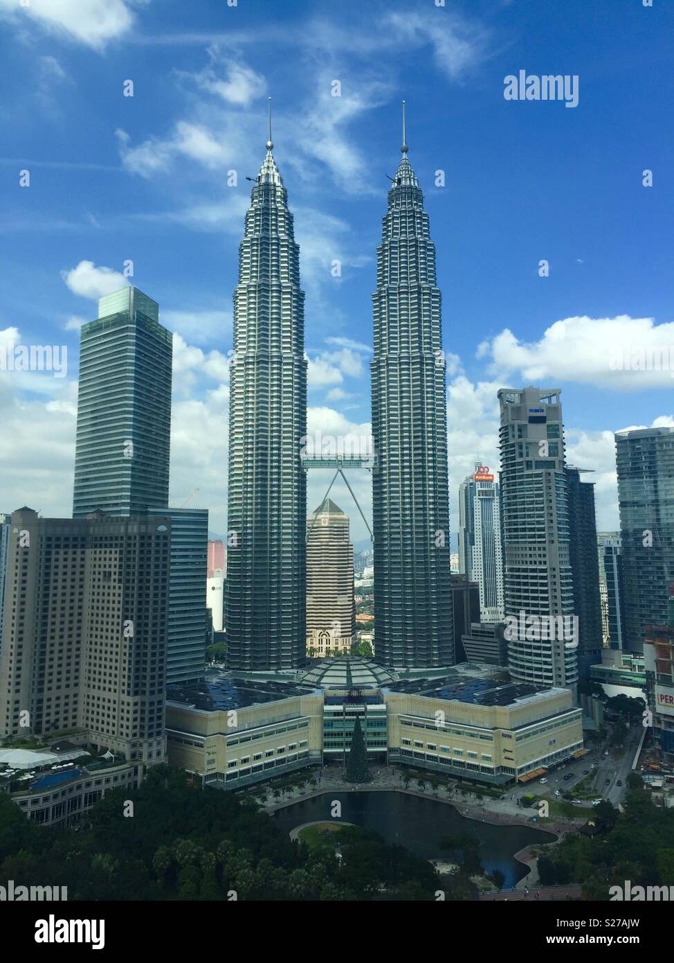 Petronas towers in malaysia hi-res stock photography and images - Alamy