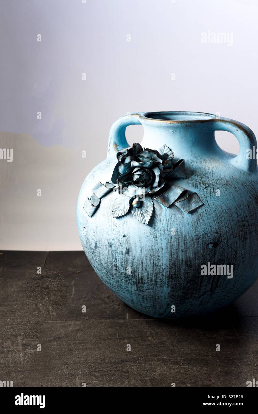 Large Greek style antique flower water vase Stock Photo - Alamy