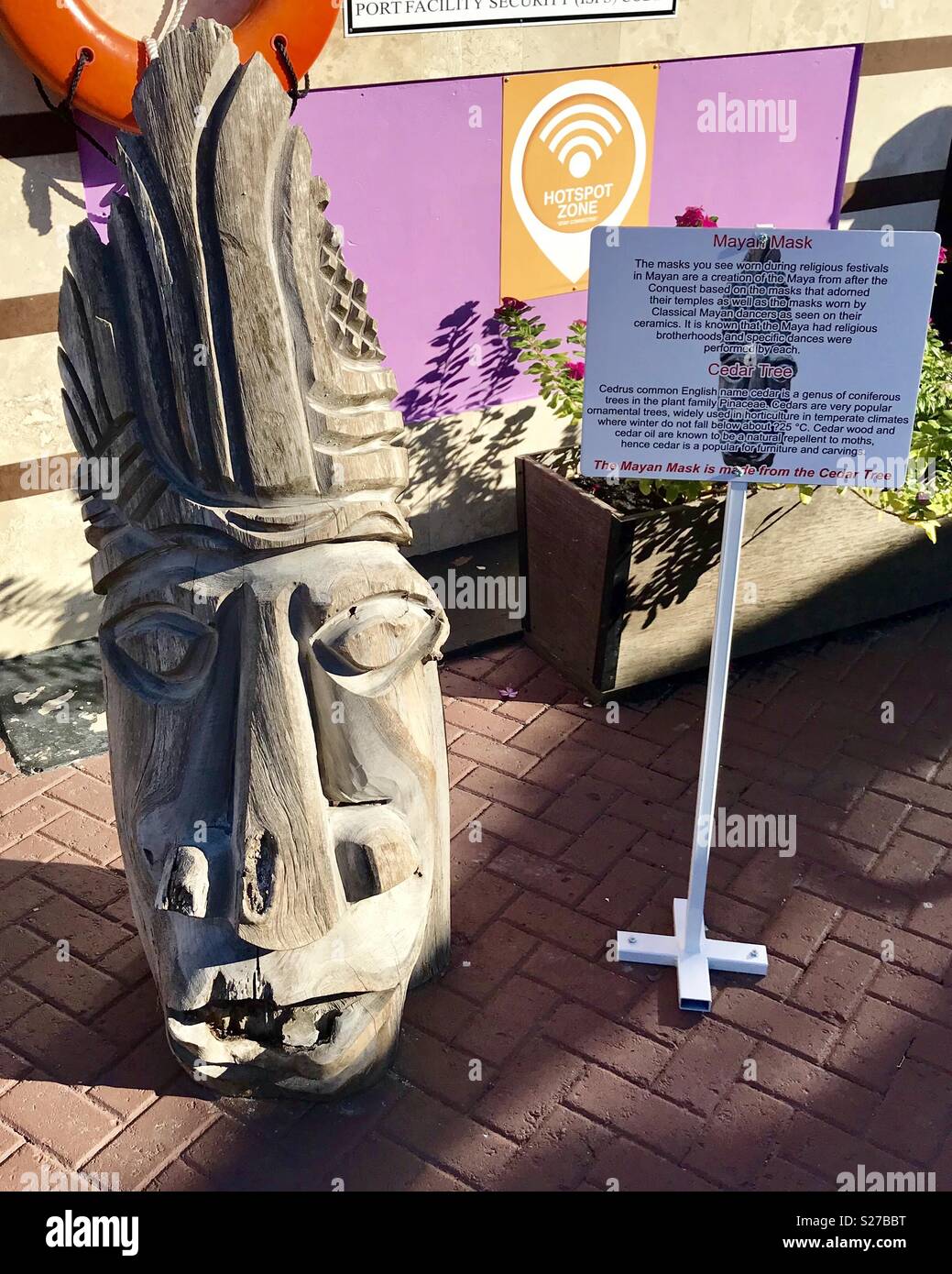 Belize wood carving hi-res stock photography and images - Alamy