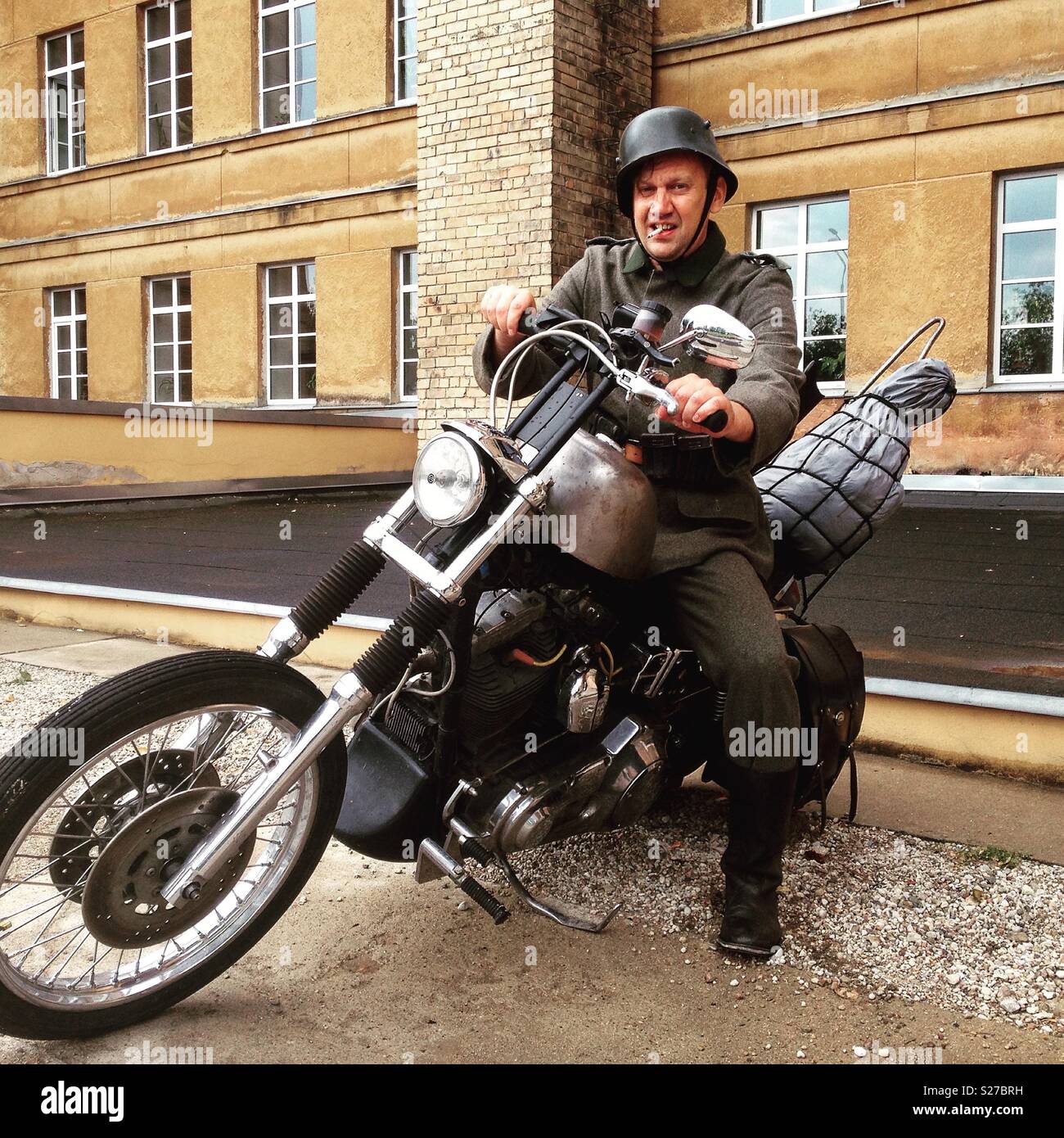 Soldier wallpaper hi-res stock photography and images - Alamy