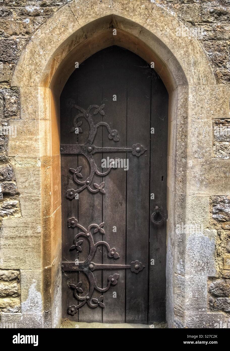 Ornate hinge church door hi-res stock photography and images - Alamy