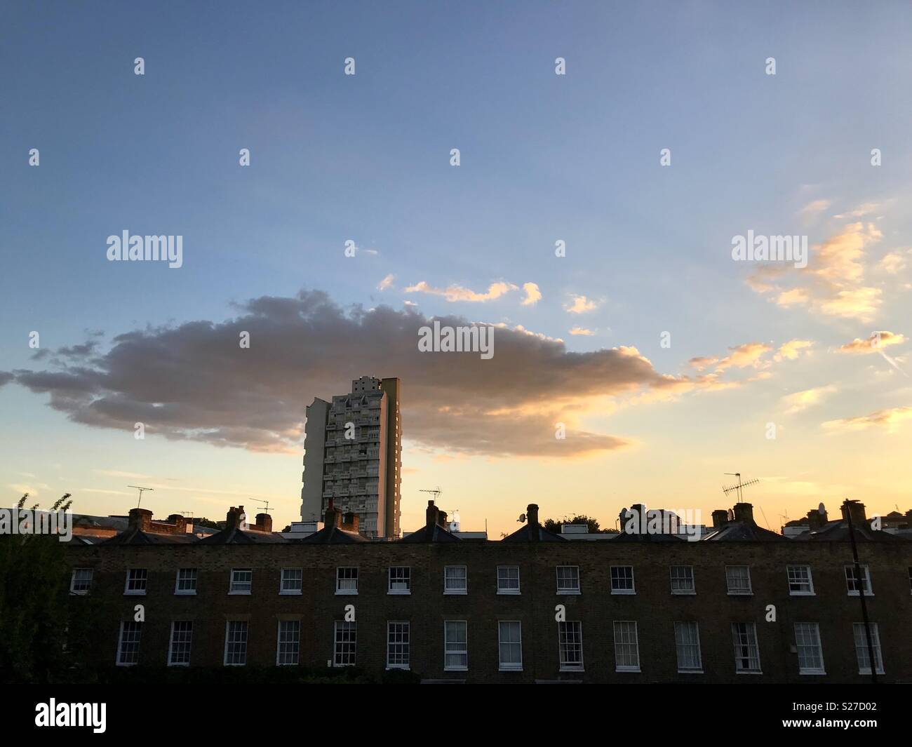 London sunset hi-res stock photography and images - Alamy