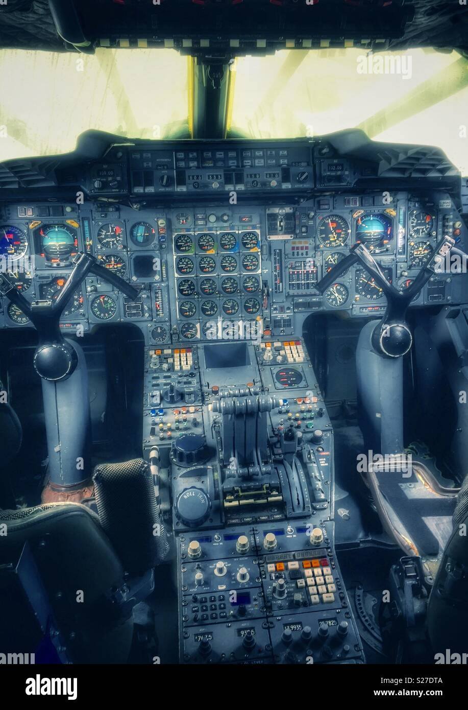 Concorde cockpit hi-res stock photography and images - Alamy