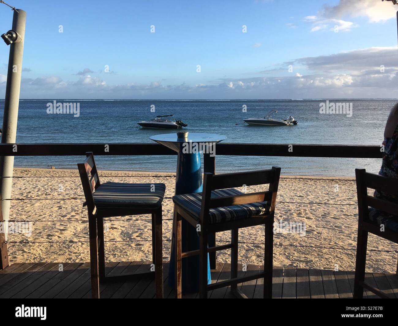 Table for two beach hi-res stock photography and images - Alamy