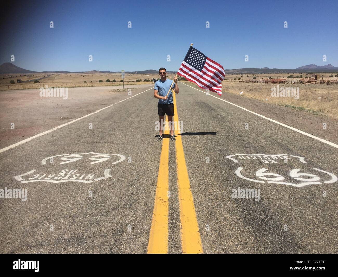 Route 66 flag hi-res stock photography and images - Alamy
