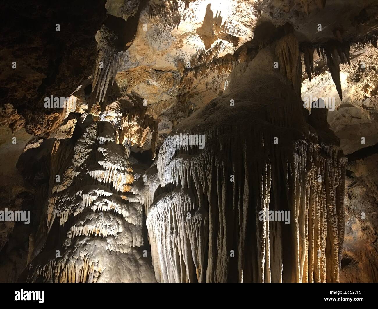 Dark scary cave hi-res stock photography and images - Alamy