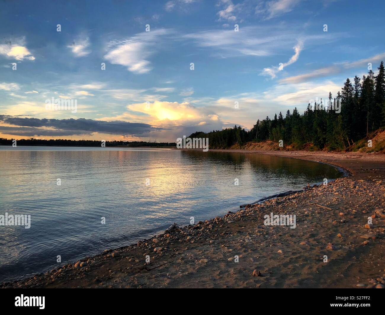 Behind treeline on lake hi-res stock photography and images - Alamy