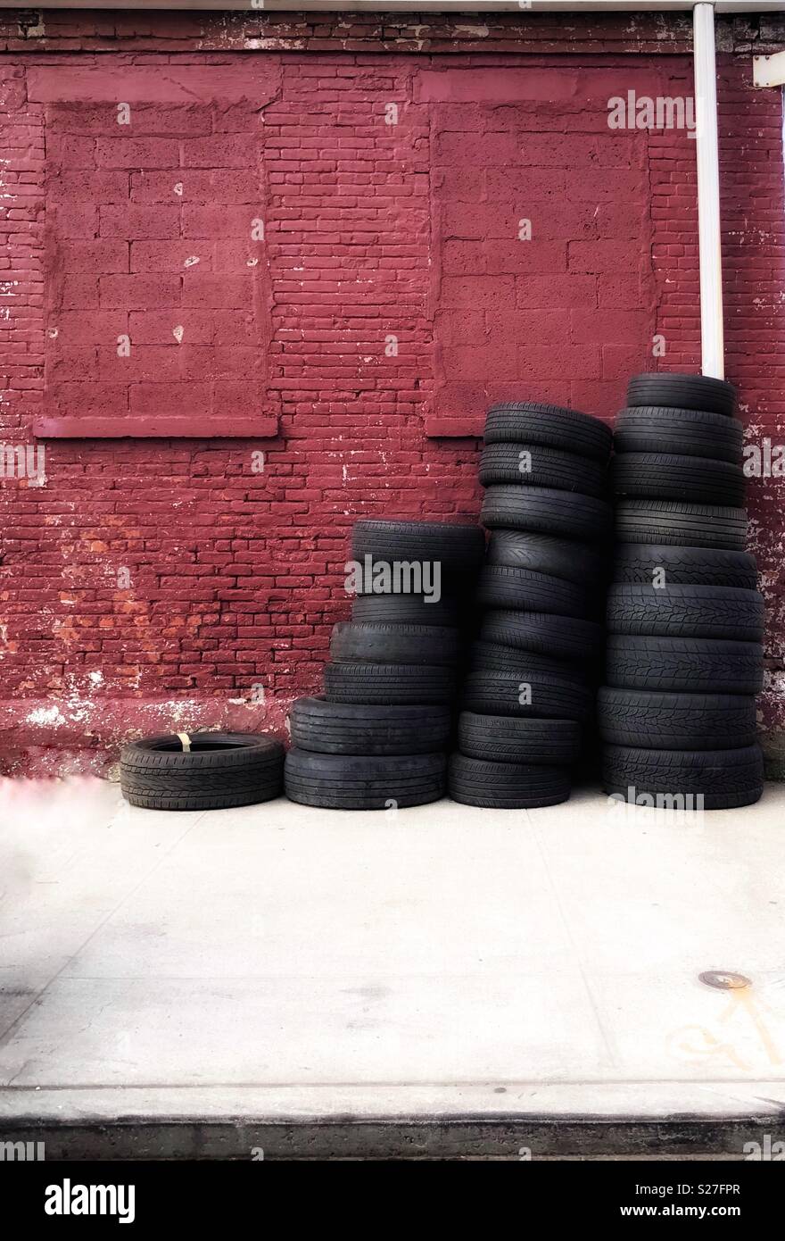 Tire brick hi-res stock photography and images - Alamy