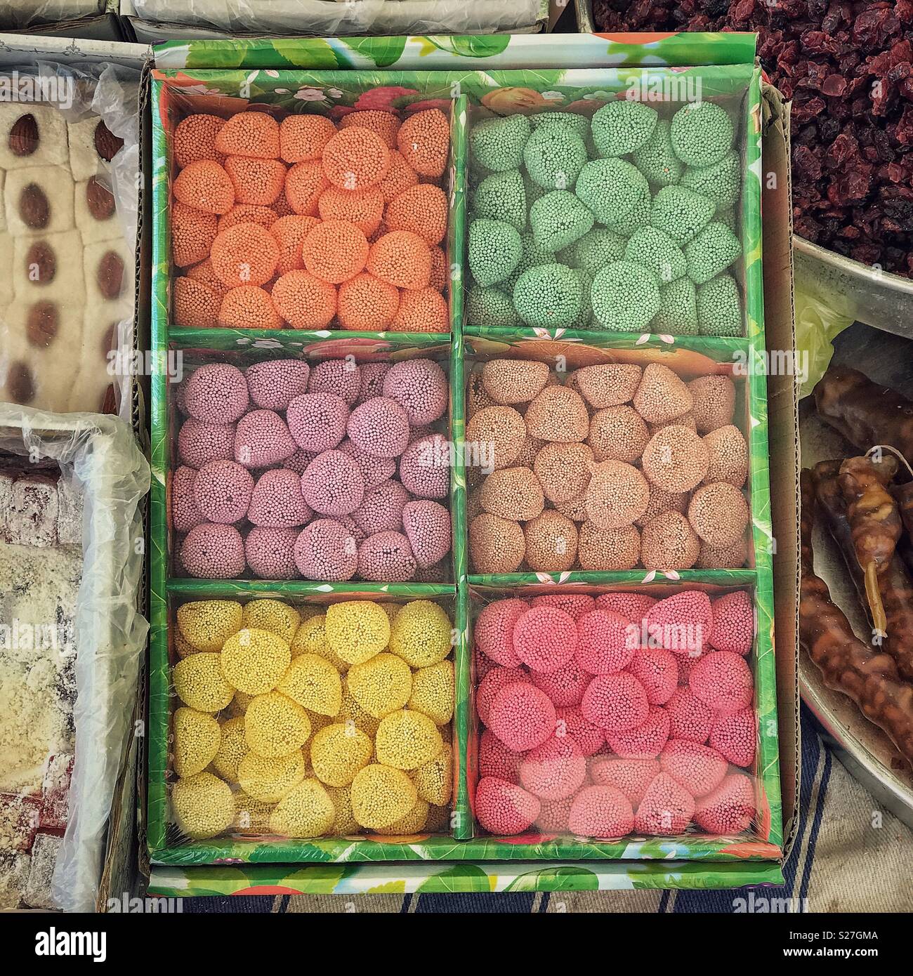 Colourful sweets hi-res stock photography and images - Alamy