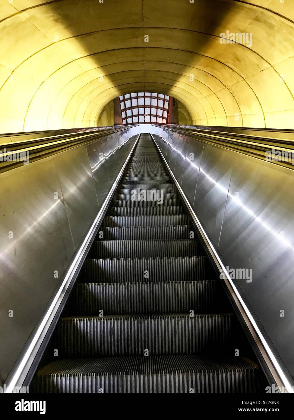 Metro, lines, and perspectives Stock Photo - Alamy