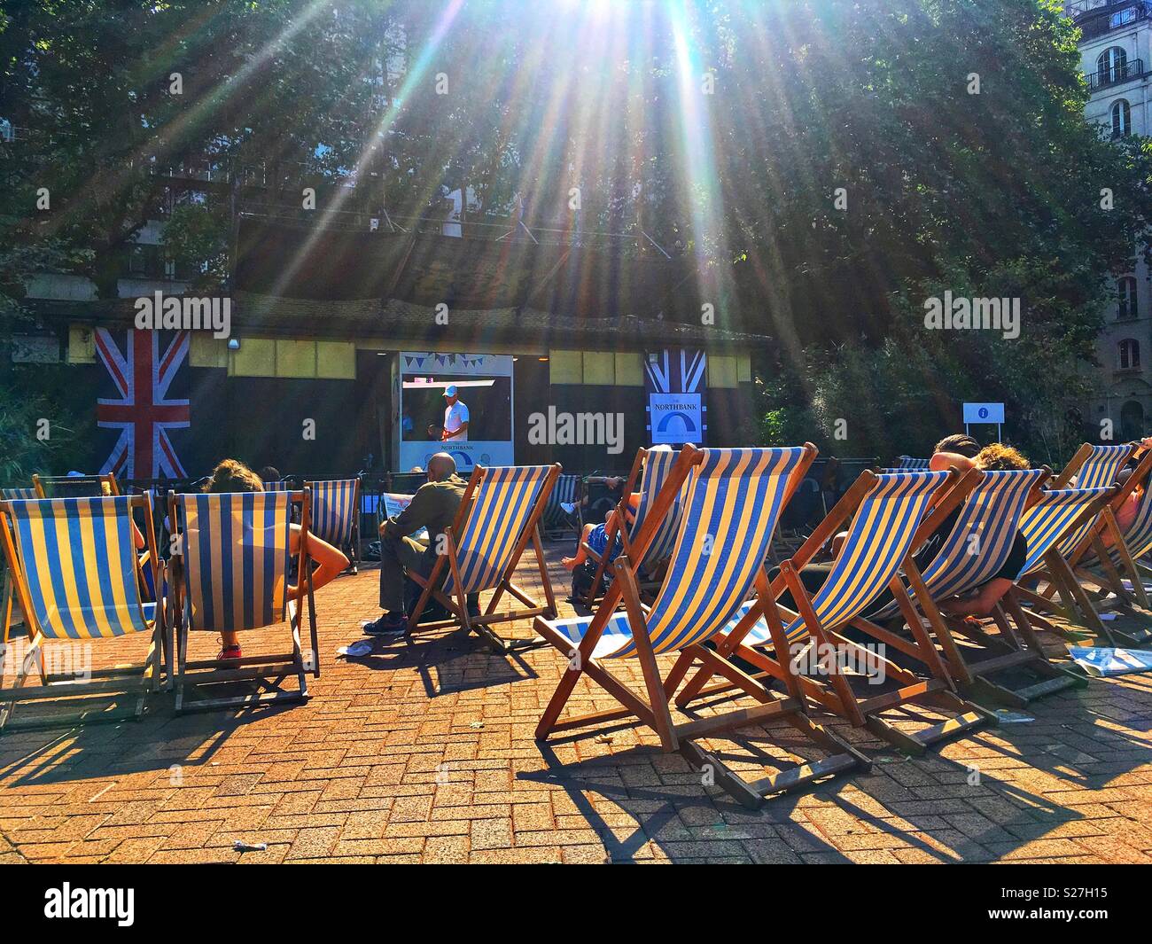 Wimbledon spectators hi-res stock photography and images - Alamy
