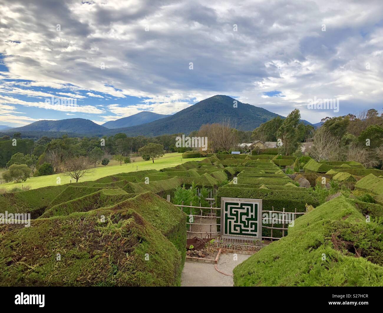 Cloud maze hi-res stock photography and images - Alamy