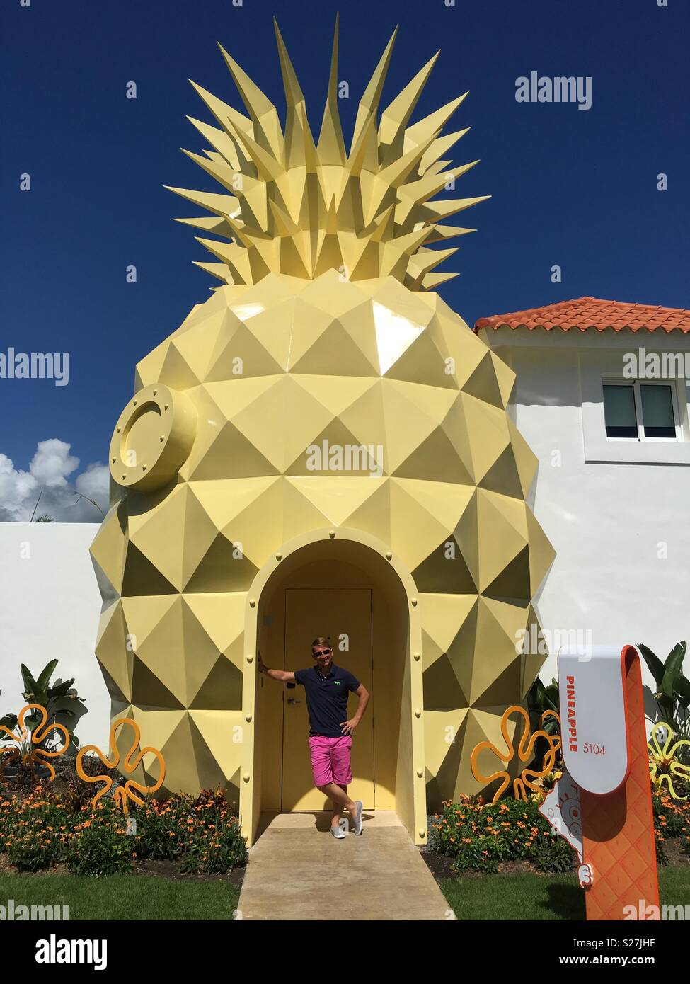 Spongebob pineapple hi-res stock photography and images - Alamy