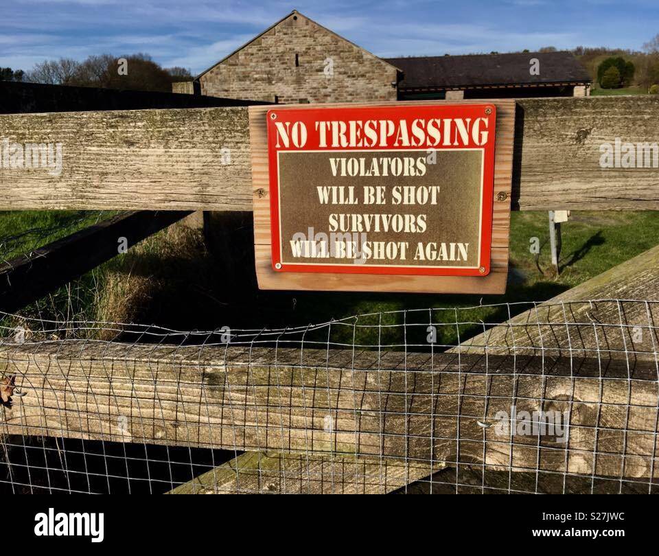 Violators warning hi-res stock photography and images - Alamy