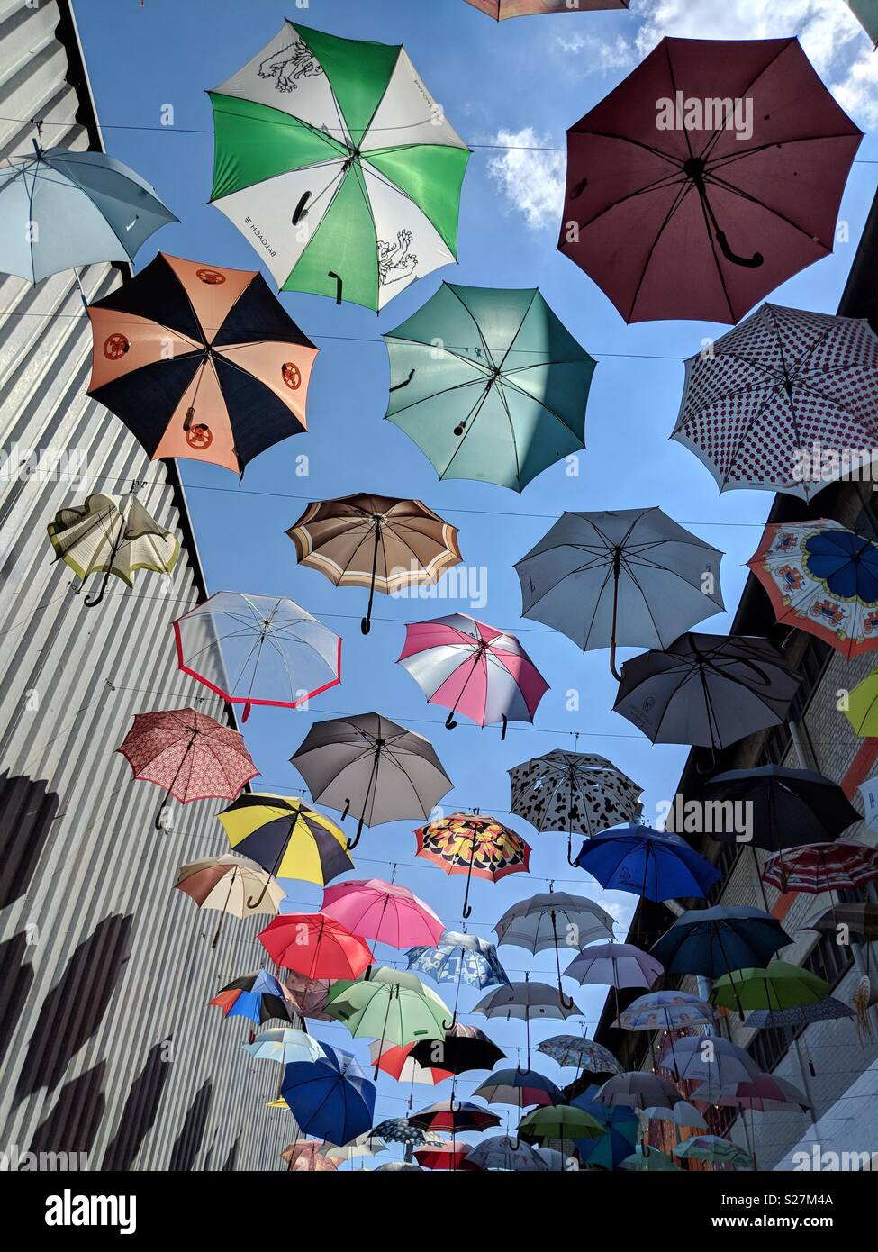 Summer umbrellas hi-res stock photography and images - Alamy