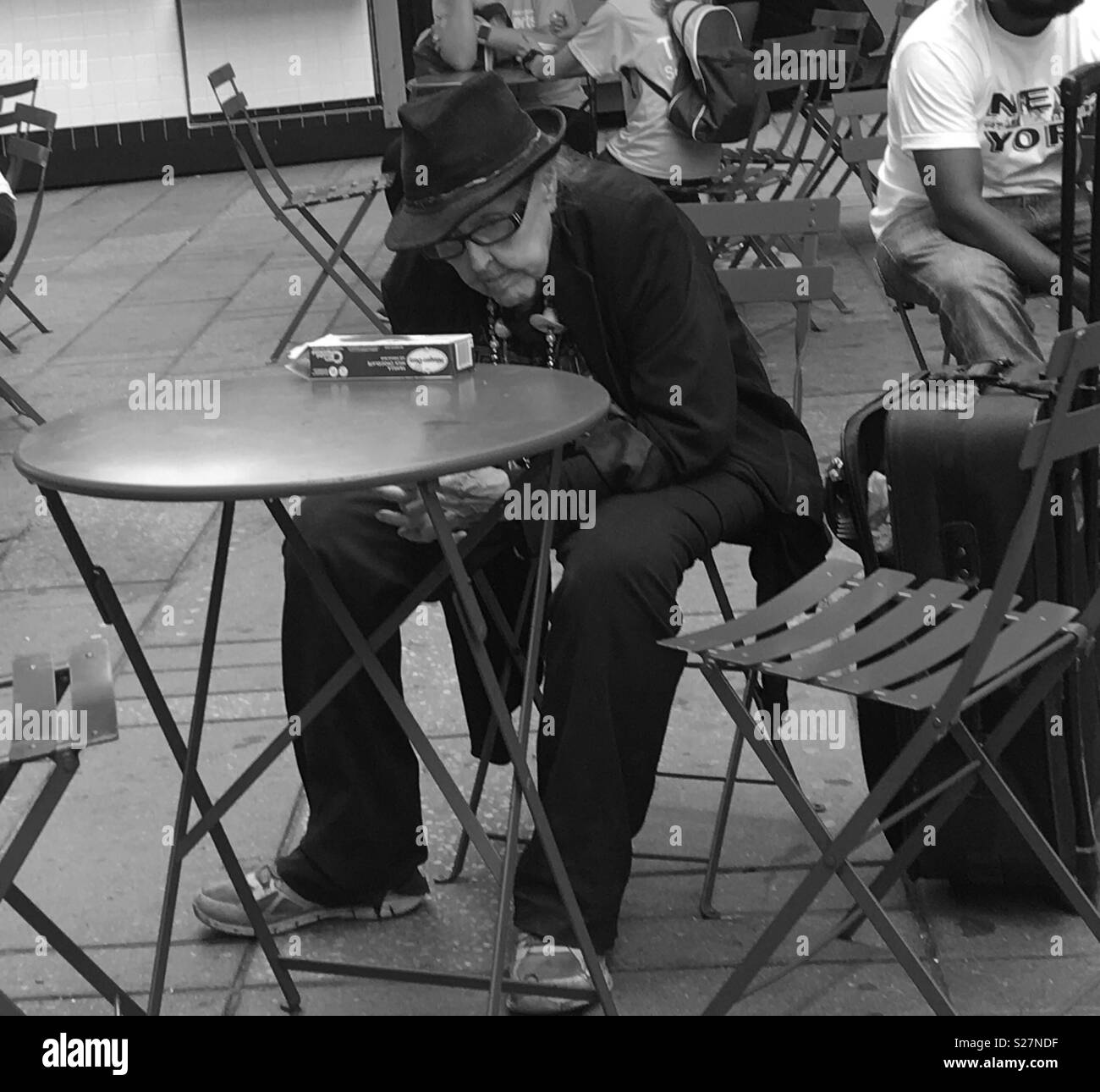 Alone in a crowd hi-res stock photography and images - Alamy