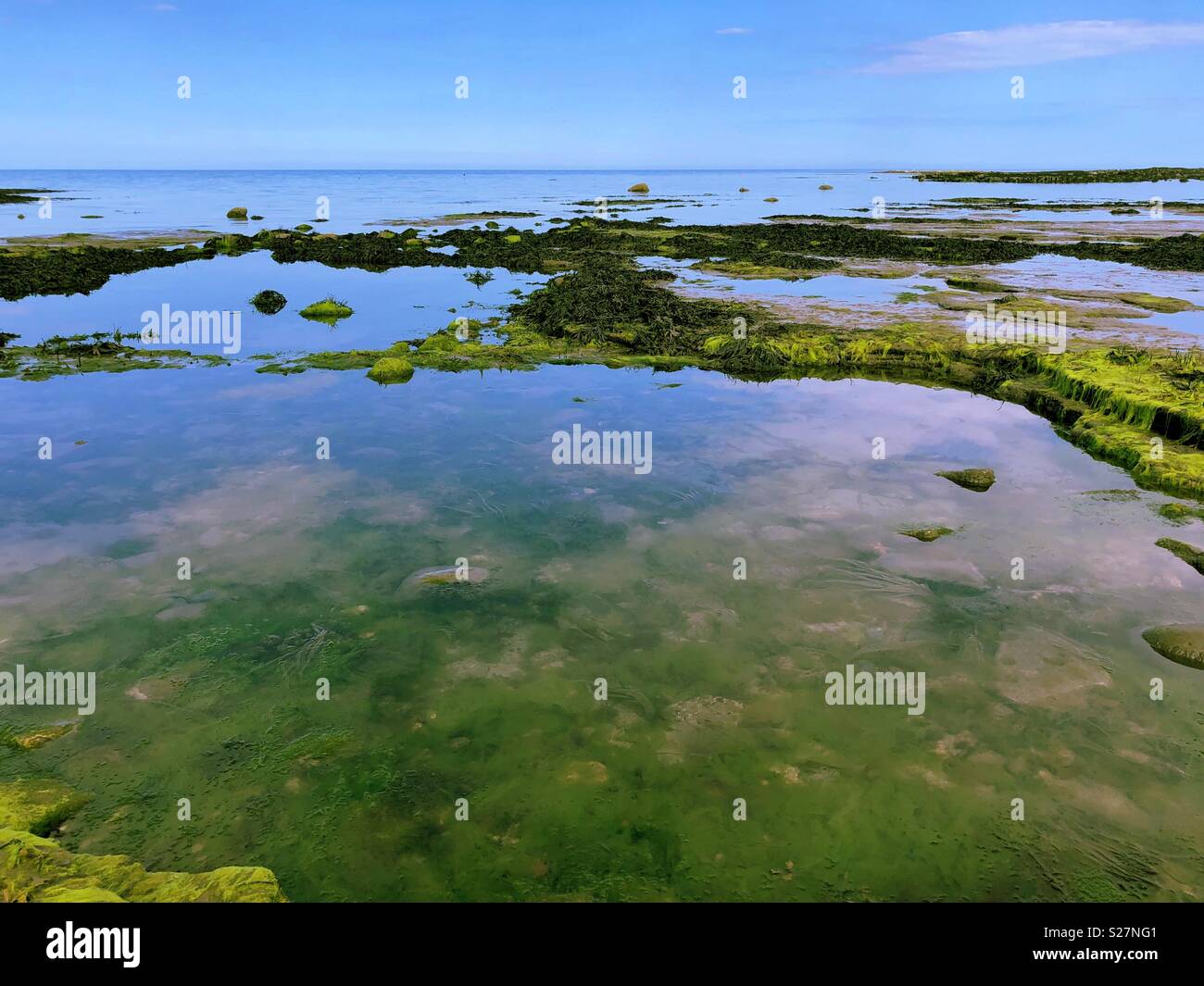Rock pools hi-res stock photography and images - Alamy