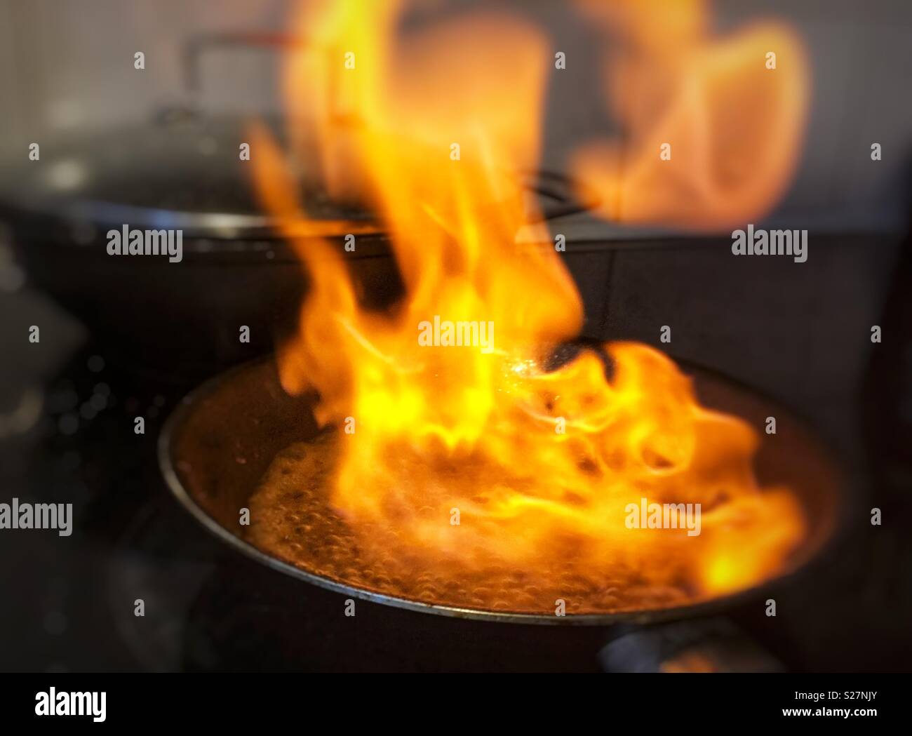 Steak cooking with flame hi-res stock photography and images - Alamy