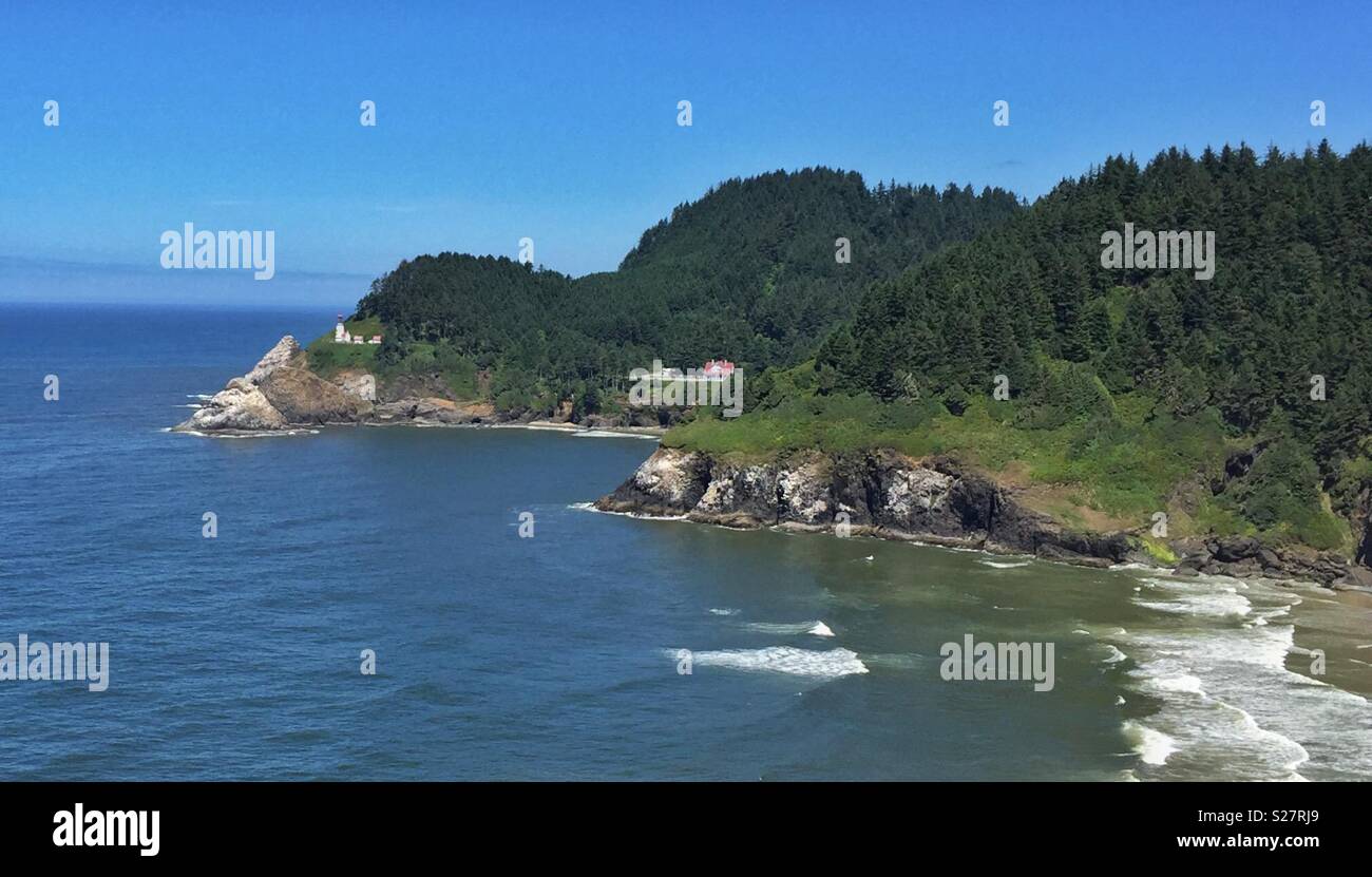 Heceta Head Lighthouse and Lighthouse Keepers Home, near Florence ...