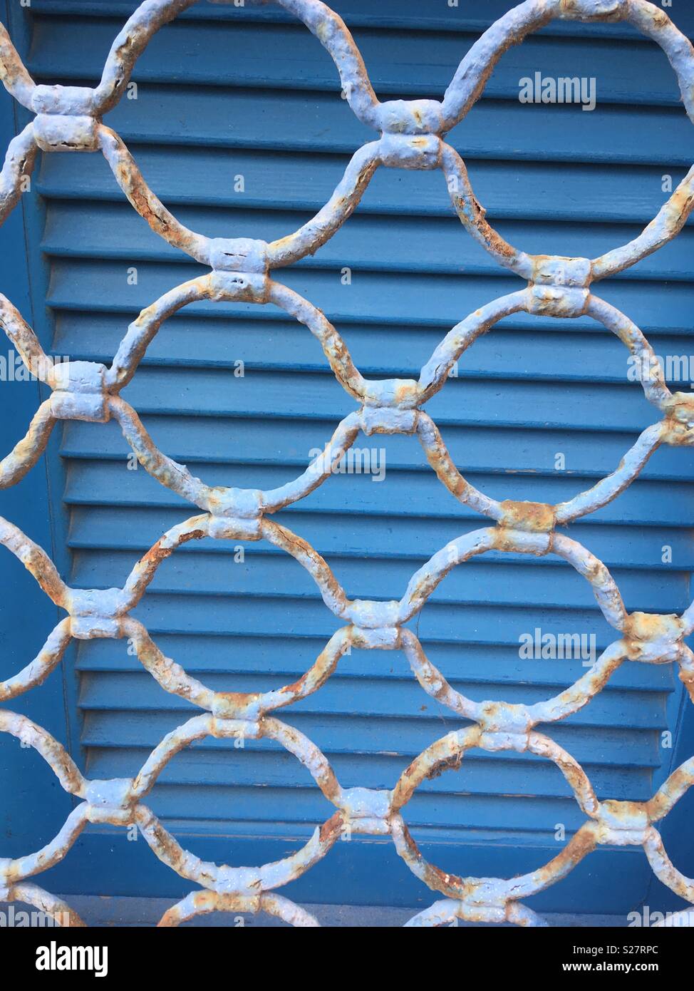Curved metal frame hi-res stock photography and images - Alamy