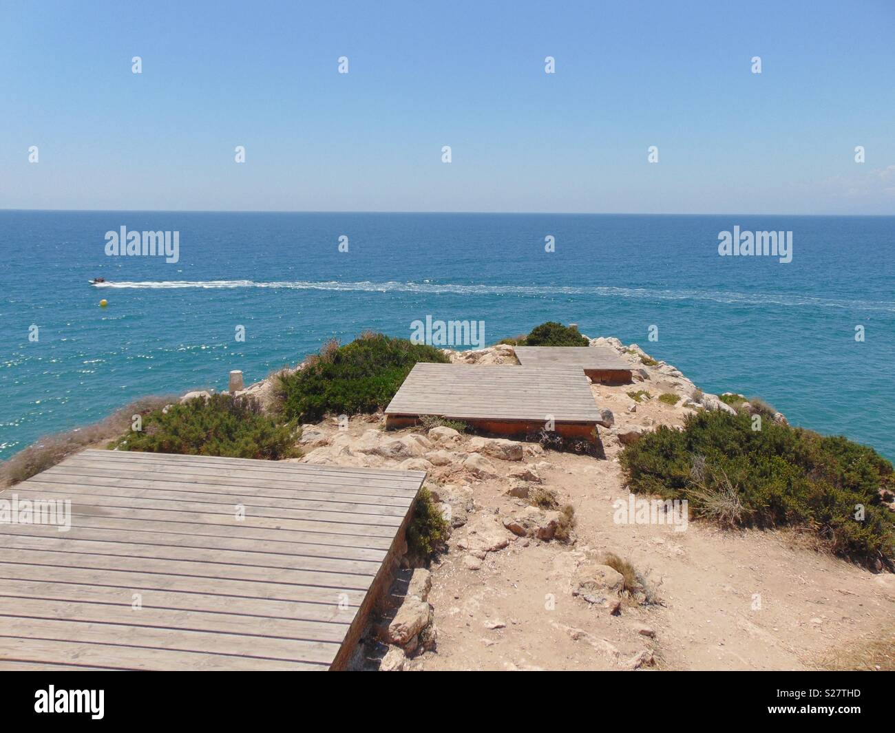 Pathway to the sea hi-res stock photography and images - Alamy