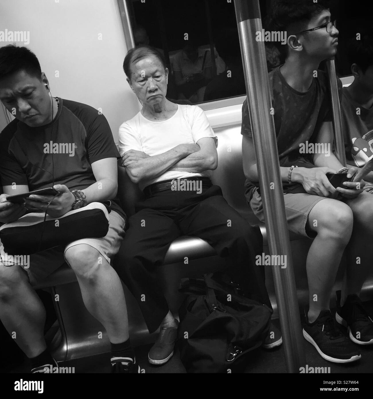 Grumpy man black and white hi-res stock photography and images - Alamy