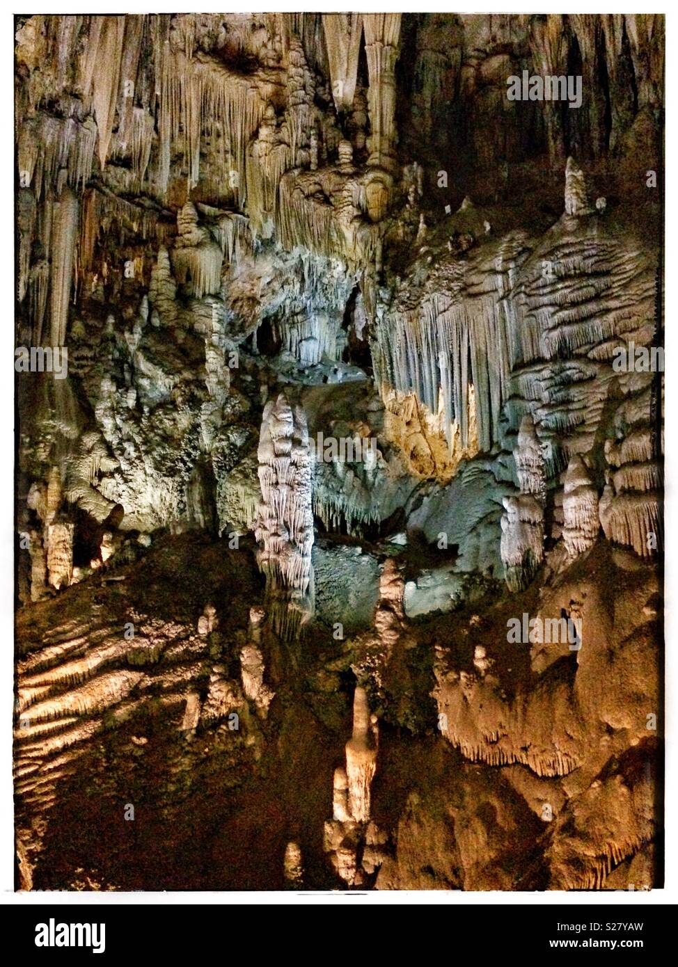 Stalactites and stalagmites hi-res stock photography and images - Alamy
