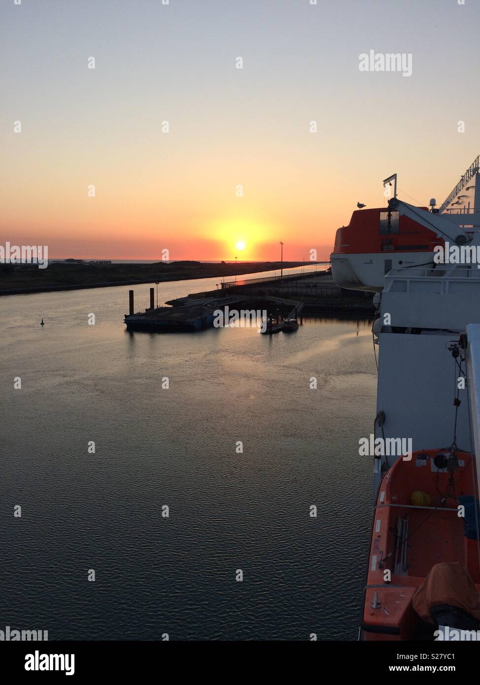 Dunkirk port and ferry hi-res stock photography and images - Alamy