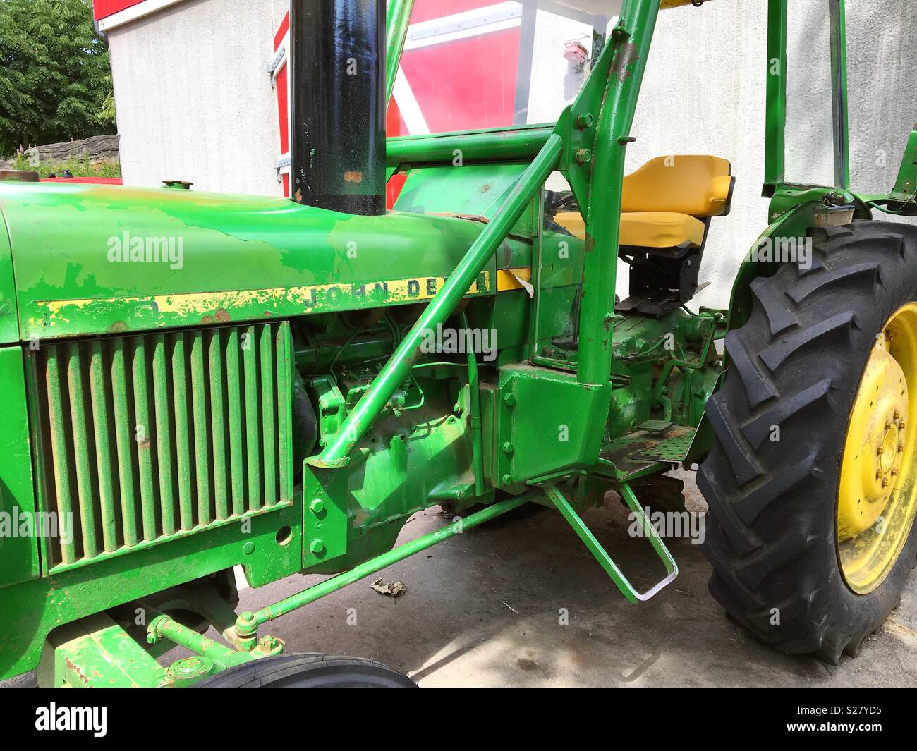 Old tractor with yellow wheels hi-res stock photography and images - Alamy