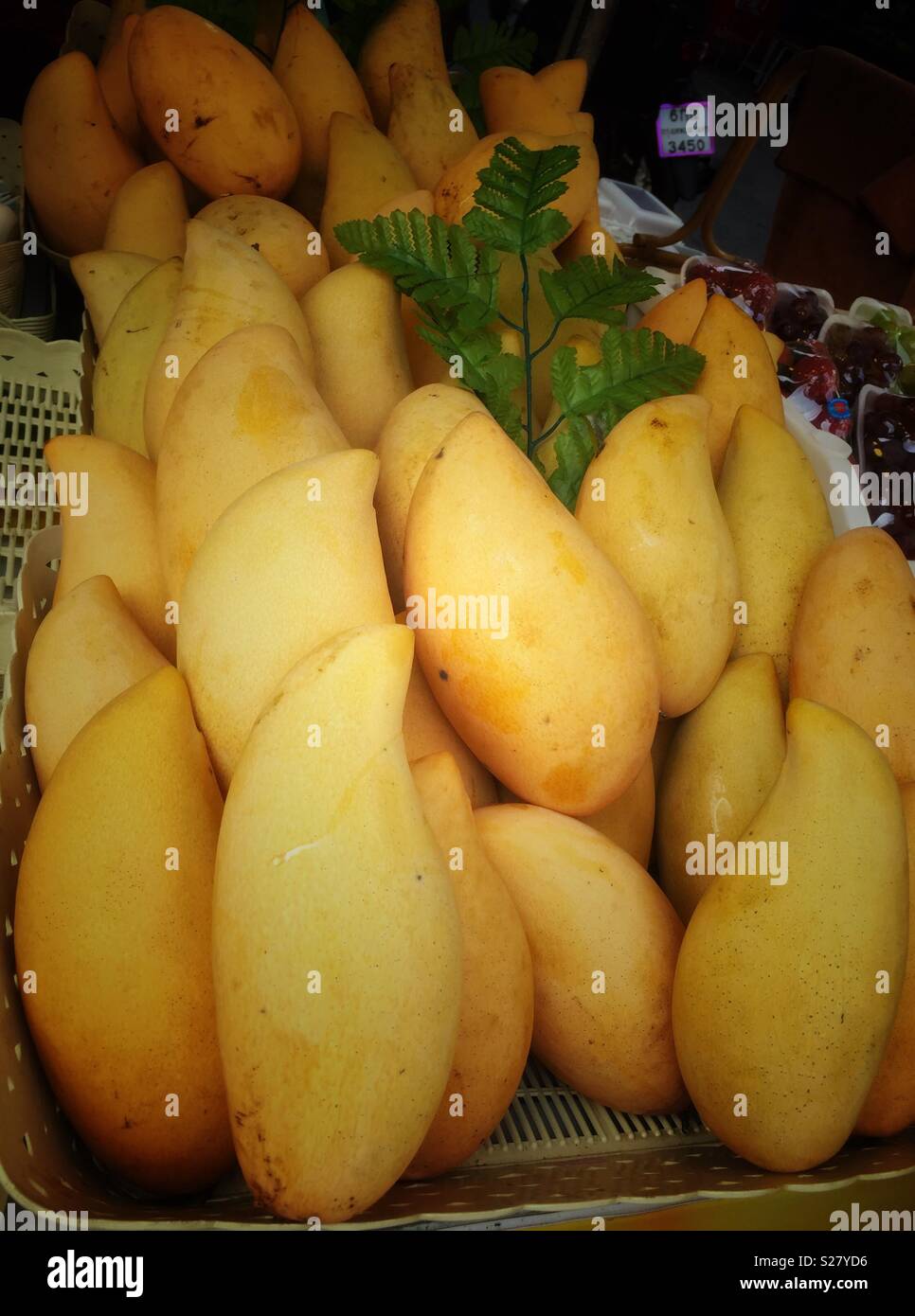 Ripe Mangoes Stock Photos & Ripe Mangoes Stock Images - Alamy