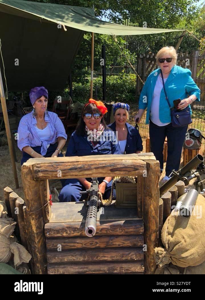 Land girls hi-res stock photography and images - Alamy