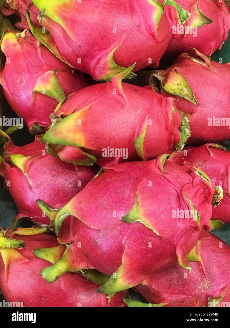 Dragon fruit grocery store hi-res stock photography and images - Alamy