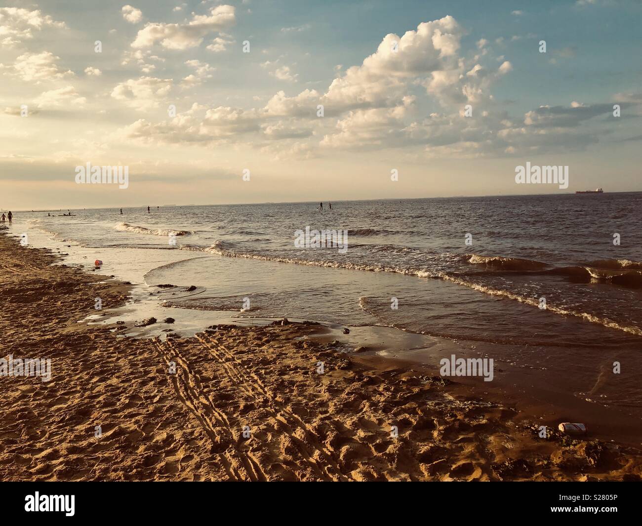 Family time at the beach Stock Photo - Alamy