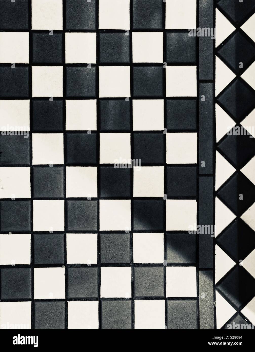 Chequers pattern hi-res stock photography and images - Alamy