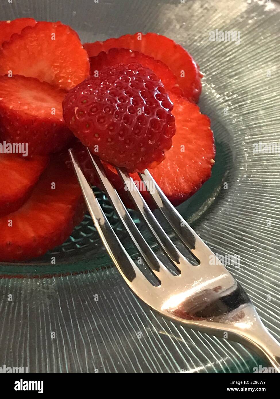 Strawberries and fork hi-res stock photography and images - Alamy