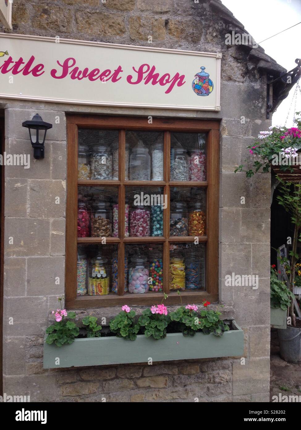 Little Sweet Shop, Burton on the Water Stock Photo - Alamy